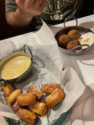 MONTEREY PUB - 78 Photos & 128 Reviews - 1227 Monterey St, Pittsburgh ...