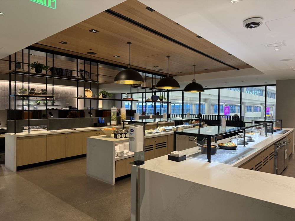 UNITED CLUB LOUNGE - Updated June 2026 - 145 Photos & 32 Reviews - 8500 ...