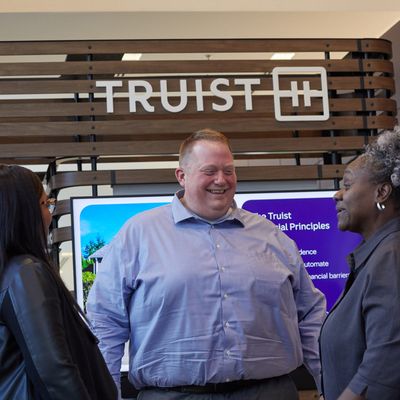 TRUIST - Updated December 2025 - 11 Photos & 17 Reviews - 214 N Tryon ...