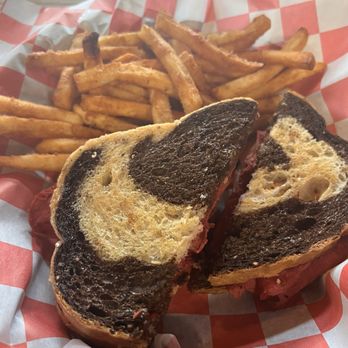 10TH STREET DINER - Updated December 2025 - 346 Photos & 197 Reviews ...