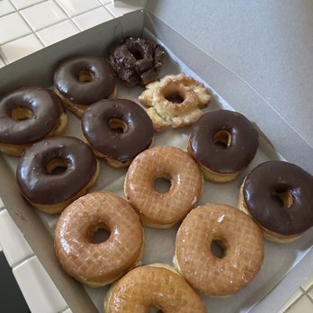 SUNSET DONUTS - Updated December 2025 - 63 Photos & 100 Reviews - 141 ...