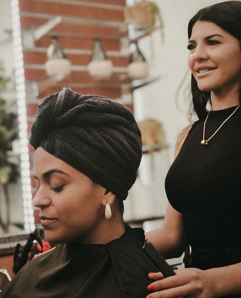 SALON LE CHIC - Updated July 2025 - 909 112th Ave NE, Bellevue ...