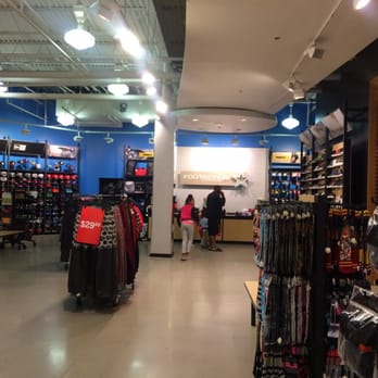 FOOTACTION USA - Updated September 2025 - 1014 Willowbrook Mall ...