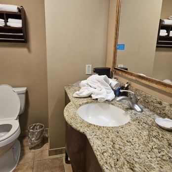 HAMPTON INN & SUITES LODI - Updated October 2025 - 177 Photos & 126 ...