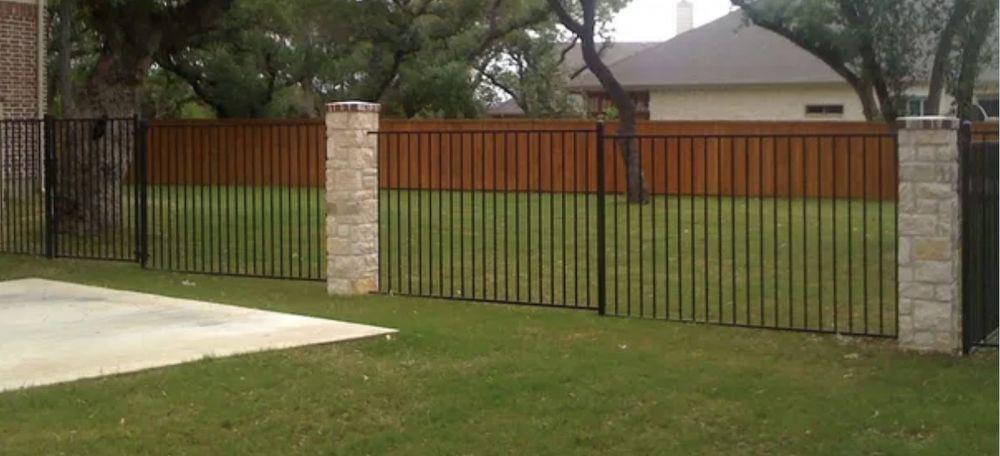 SHELTON’S OUTBACK FENCE - Updated January 2026 - 37 Photos & 11 Real ...