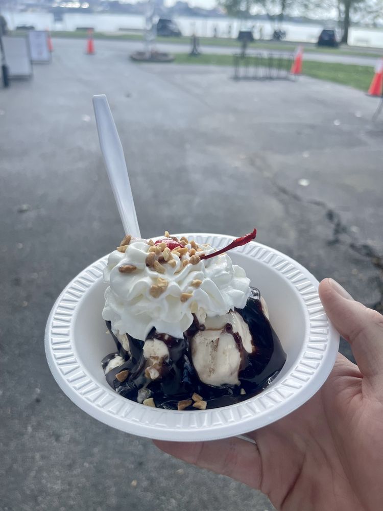 THE WIDOW’S WALK - 79 Photos & 60 Reviews - 415 E Riverside Dr ...