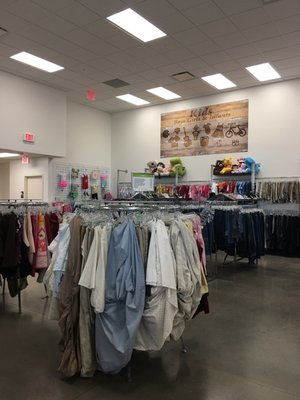 GOODWILL STORE & DONATION CENTER - Updated May 2026 - 14 Photos & 10 ...