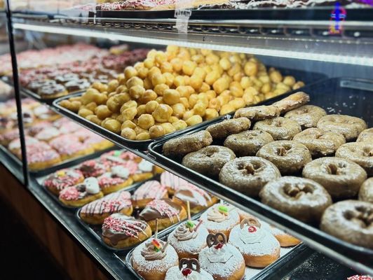 MOON DONUTS & CAFE - Updated December 2025 - 32 Photos & 35 Reviews - 9 ...