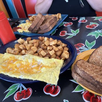 ADDI’S DINER - Updated November 2025 - 406 Photos & 467 Reviews - 207 S ...