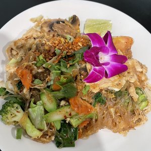 MON THAI - 56 Photos & 10 Reviews - 750 Santa Fe Dr, Denver, Colorado ...