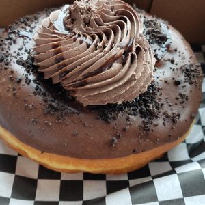CRAFTED DONUTS - 984 Photos & 472 Reviews - Donuts - 18011 Newhope St ...