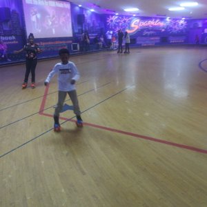 SPARKLES FAMILY FUN CENTER - SMYRNA - 67 Photos & 65 Reviews - Skating ...