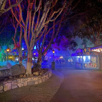 CASTLE PARK - Updated October 2025 - 714 Photos & 857 Reviews - 3500 ...