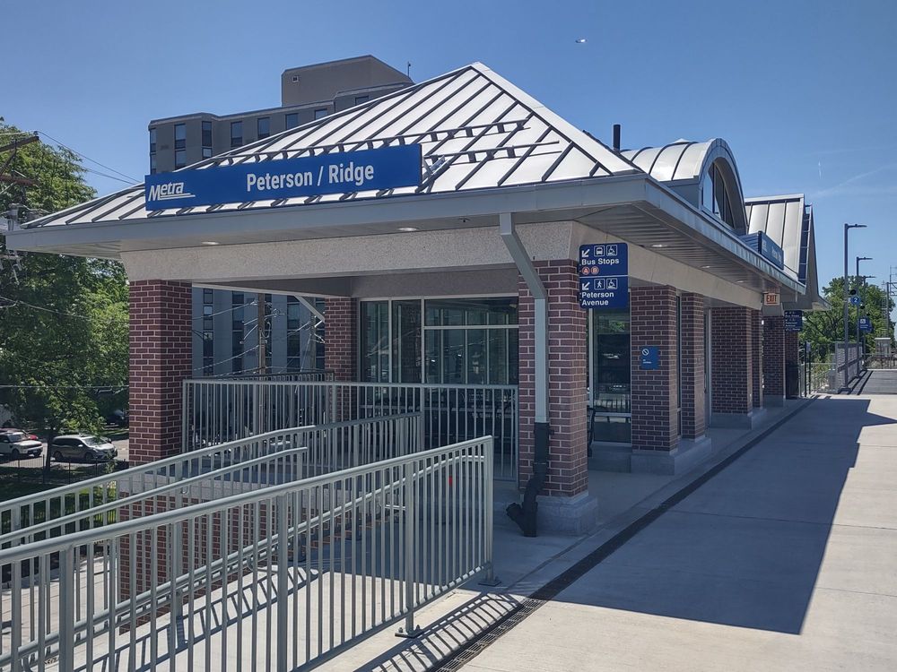 METRA TRAIN STATION PETERSON - RIDGE - Updated July 2025 - 1780 W ...