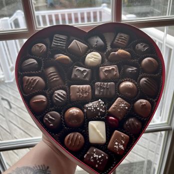 WINANS CHOCOLATES + COFFEES - Updated July 2024 - 108 Photos & 109 ...