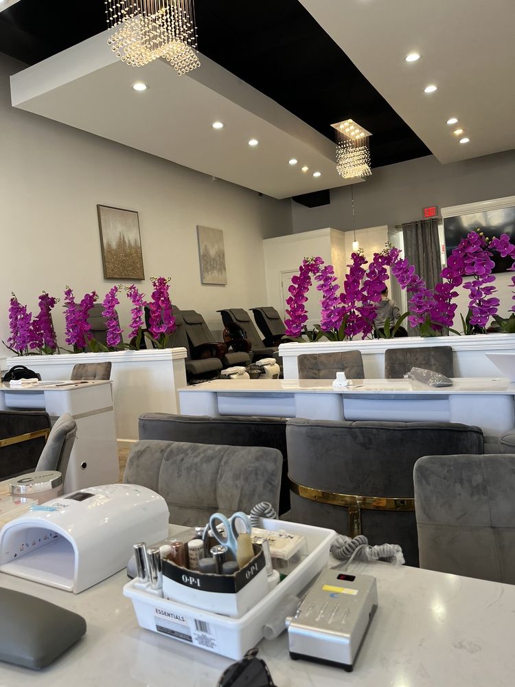 VENUS NAILS & SPA - Updated January 2026 - 10 Photos - 1810 N Hwy 39, Meridian, Mississippi ...