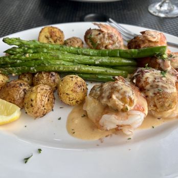 CONSTANTINE’S ON THE BAY - Updated January 2026 - 27 Photos & 25 Real ...