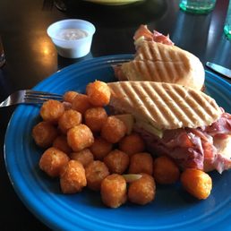 THE MONARCH - Updated December 2025 - 256 Photos & 367 Reviews - 579 W ...