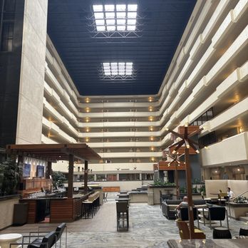 DOUBLETREE BY HILTON HOTEL FRESNO CONVENTION CENTER - Updated December ...