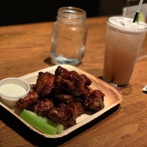 BAR LE VIEUX PUB A ROCKBURN - Pubs - 2461 Montee de Rockburn ...