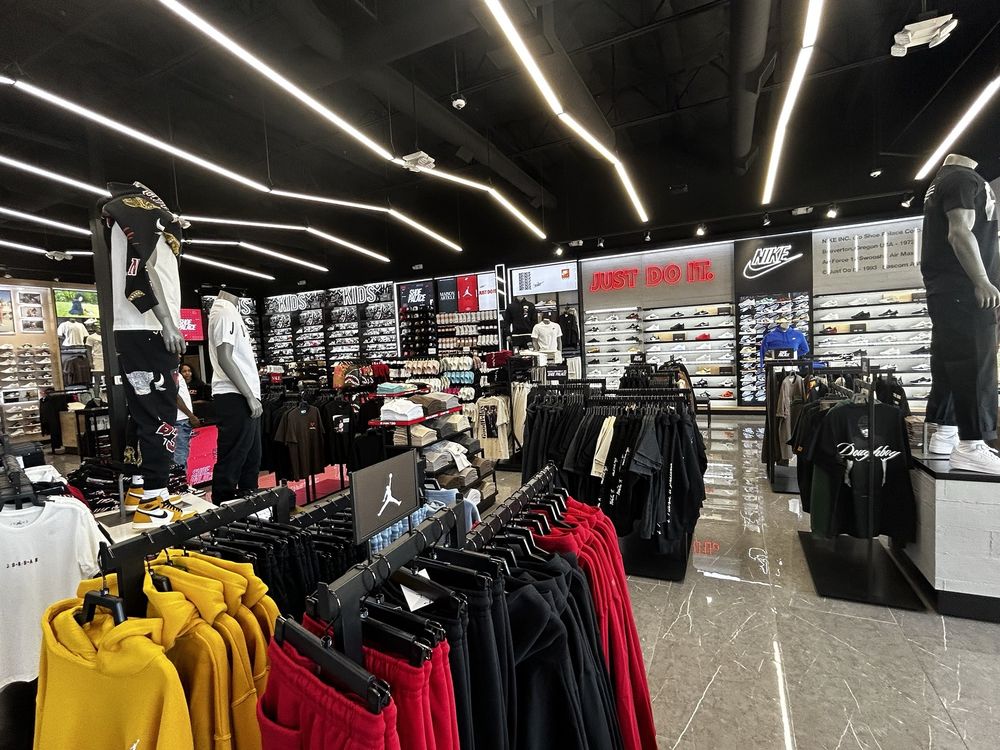 SHOE PALACE - Updated August 2025 - 4180 Blue Diamond Rd, Las Vegas ...