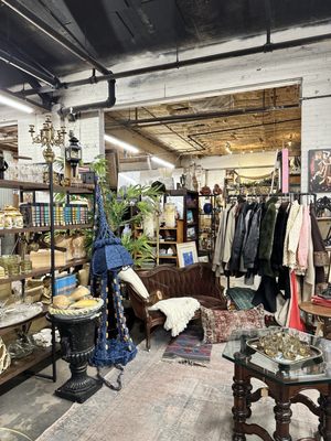 FLEUR DE FLEA VINTAGE URBAN MARKET - Updated December 2025 - 157 Photos ...