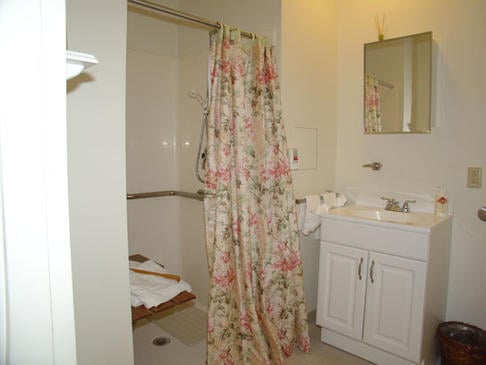 EMERITUS AT PERINTON PARK MANOR - 7 Chardonnay Dr, Fairport, New York ...