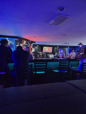 TOP DOG TAVERN - Updated December 2025 - 84 Photos & 92 Reviews - 12131 ...