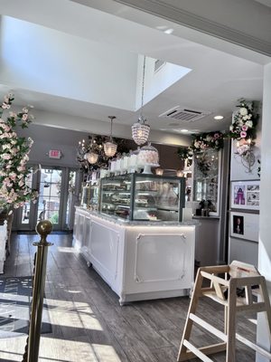 THE CAKE BAKE SHOP BY GWENDOLYN ROGERS-BROAD RIPPLE VILLAGE - Updated ...