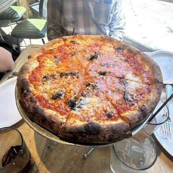 ROBERT’S PIZZA AND DOUGH - Updated June 2024 - 1063 Photos & 917 ...