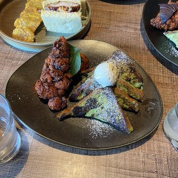 ALORA - Updated December 2025 - 230 Photos & 54 Reviews - 2502 Dunlavy ...