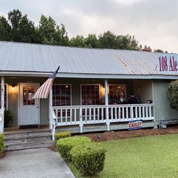 108 ALE HOUSE - Updated October 2025 - 139 Photos & 133 Reviews - 108 ...
