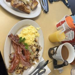 CROSS KEYS DINER - Updated October 2025 - 196 Photos & 279 Reviews ...