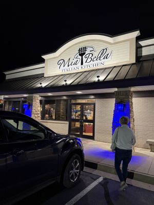 MIA BELLA - Updated December 2025 - 24 Photos & 25 Reviews - 1220 N ...