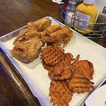 TRACKS LOUNGE - Updated September 2025 - 134 Photos & 162 Reviews ...