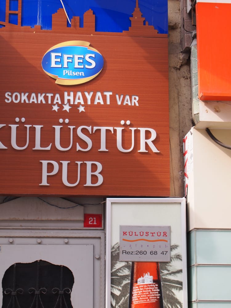 KÜLÜSTÜR PUB - Updated March 2024 - No: 21 D: 1, İstanbul, Turkey ...
