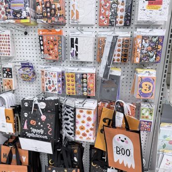 TARGET - Updated December 2025 - 293 Photos & 206 Reviews - 200 W ...