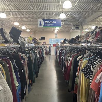 GOODWILL - Updated January 2026 - 15 Photos & 11 Reviews - 3 Urbano Way ...