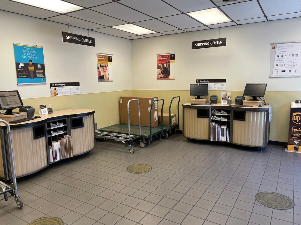 UPS CUSTOMER CENTER - Updated May 2025 - 14 Photos & 93 Reviews - 740 N ...