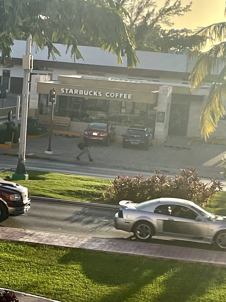 STARBUCKS - Updated April 2024 - Blvd. Kukulcan KM 3.5, Cancún ...