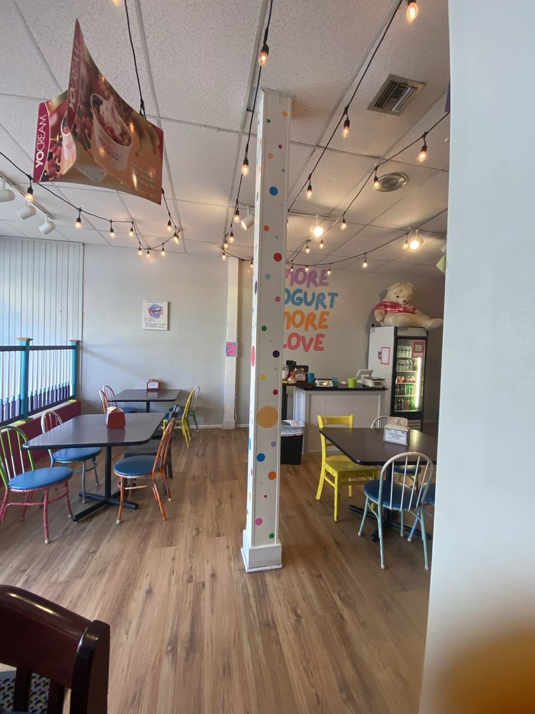 YO YUMS - Updated December 2025 - 22 Photos & 24 Reviews - 122 E High ...