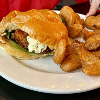 302 THE LOCAL - Updated October 2025 - 113 Photos & 36 Reviews - 19819 ...