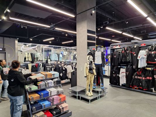 JD SPORTS - Updated October 2025 - 25 Photos - 10 S State St, Chicago ...