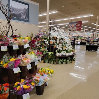 VONS - Updated July 2025 - 98 Photos & 110 Reviews - 1855 E Cochran St ...