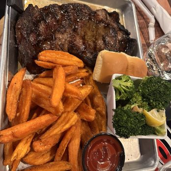 THE LOCAL - Updated December 2025 - 167 Photos & 356 Reviews - 1235 ...