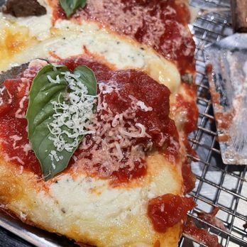 DISTRICT 37 KITCHEN & TAPHOUSE - Updated January 2026 - 293 Photos ...