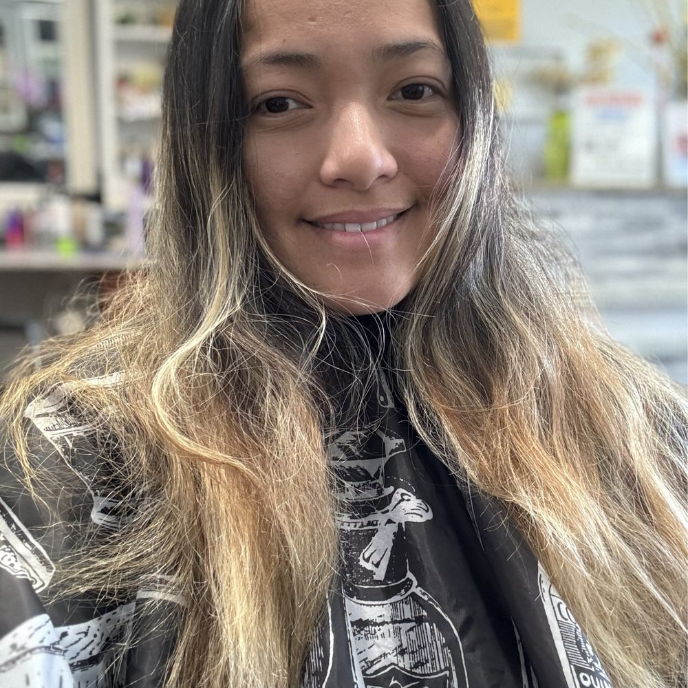 Lisa Constantino's Instagram, Twitter & Facebook on IDCrawl