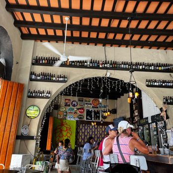 LA TABERNA LÚPULO - 473 Photos & 360 Reviews - 151 Calle San Sebastian ...