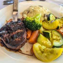 TUCKAHOE INN - Updated December 2025 - 220 Photos & 397 Reviews - 1 ...