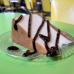 MAC & ERNIE’S ROADSIDE EATERY - Updated September 2025 - 90 Photos ...